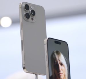 iPhone15(Plus Pro Max)の全カラーを徹底紹介！人気のチタニウム色はどれになる？ | 予約ゲットコムで在庫確認